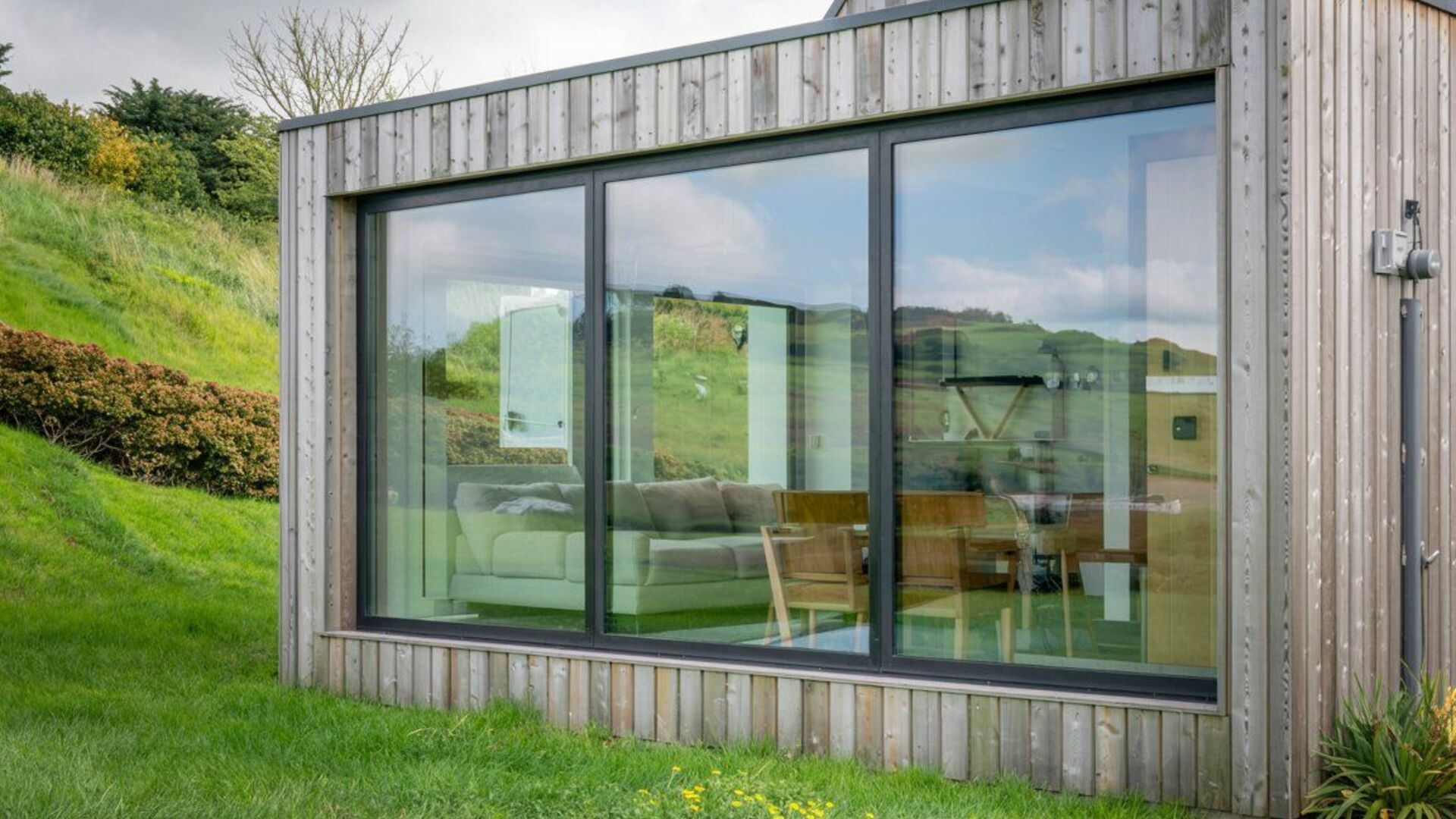 Triple Glazed Aluminium Windows: Max Efficiency, Low U-Values & Modern ...